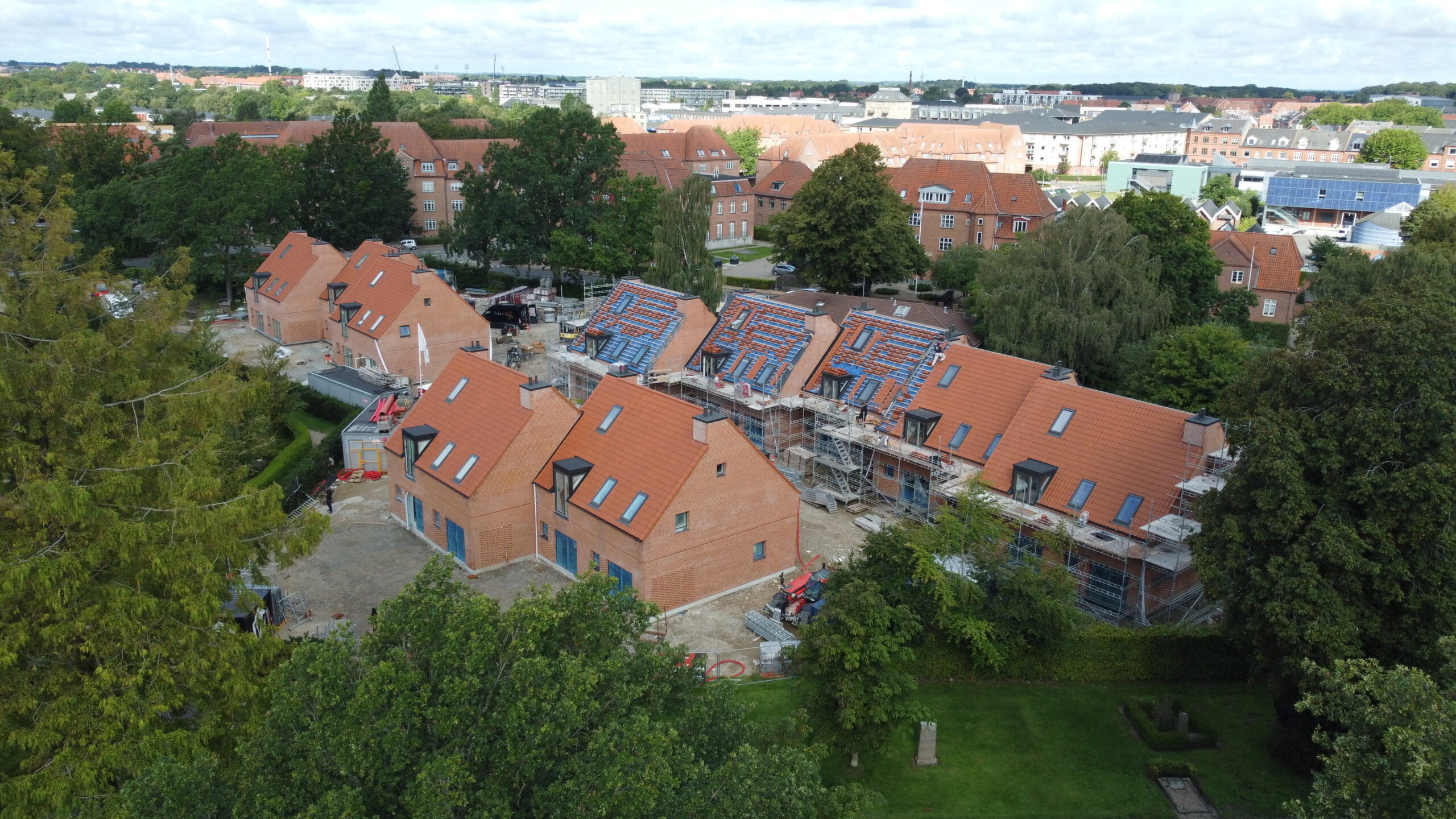 Folden, Odense - 20 nøglefærdige boliger i halvanden etage - Wils.dk